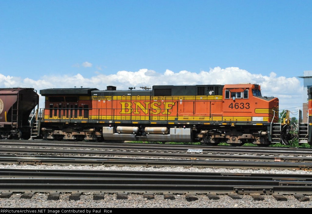 BNSF 4633